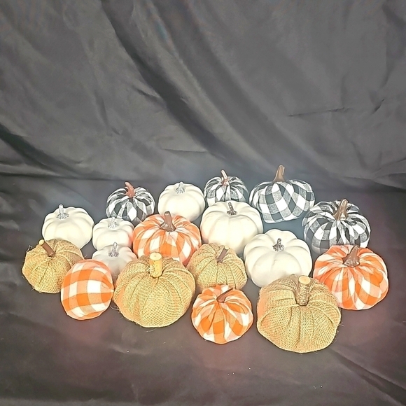 Holiday | Halloween Decor 18pcs Assorted Pumpkins | Poshmark